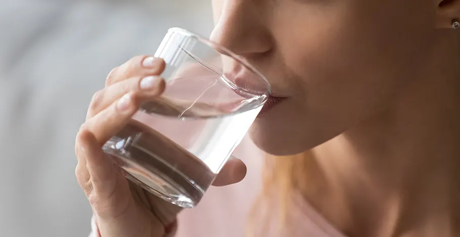 Know When You Should Drink Water - Before or After Meal